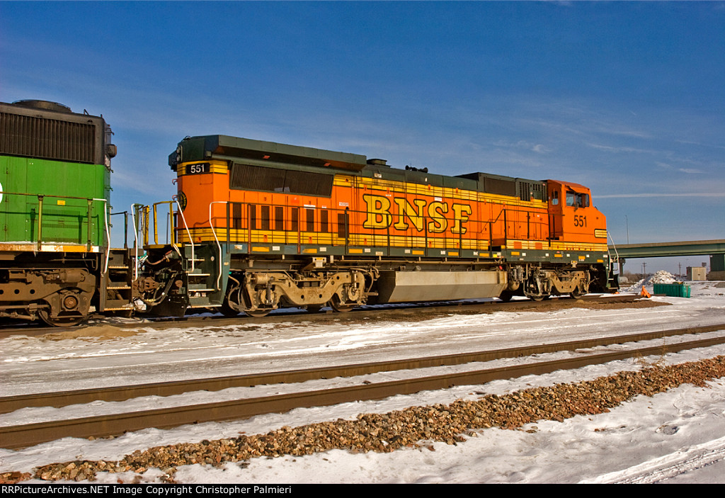 BNSF 551